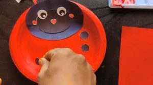 Cute Paper Plate Ladybug Craft for KIDS (Free template)