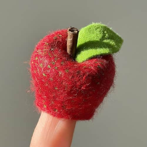 9 Cute Apple Puppet Crafts for KIDS