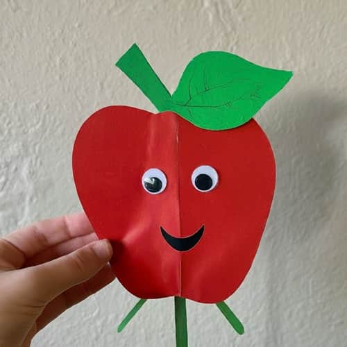 9 Cute Apple Puppet Crafts for KIDS