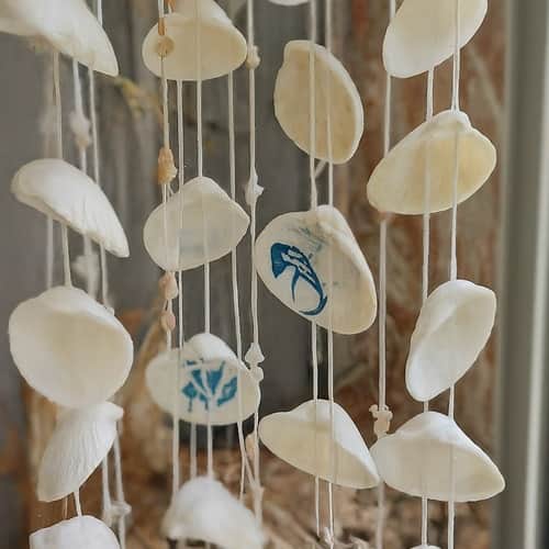 12 Cool DIY SeaShell Wind Chimes for a Beachy Vibe