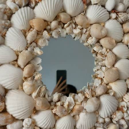 12 Stunning DIY Sea Shell Mirror Frame Ideas